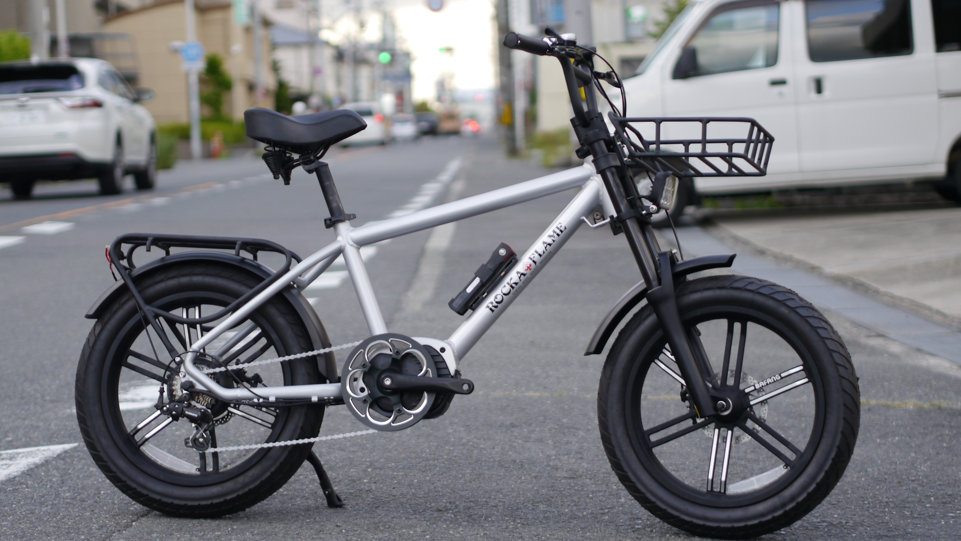 納車☆『ROCKA FLAME(ロカフレーム)』から新型「HAYATE」e-bike シルバー！ – ブログ☆「CycleFlower/サイクルフラワー」の自転車ブログ